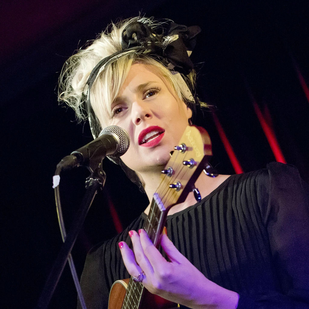 Jem Cooke Songs streamen | RTL+